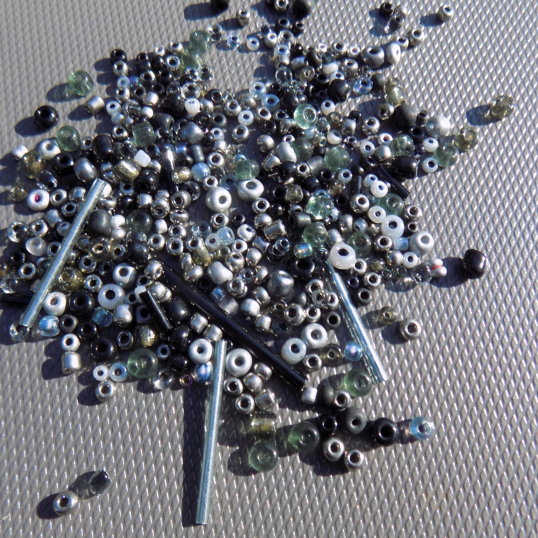 Black and Grey Mixed Seed and Bugle Glass Beads X 25g Bag. Winter Bead ...