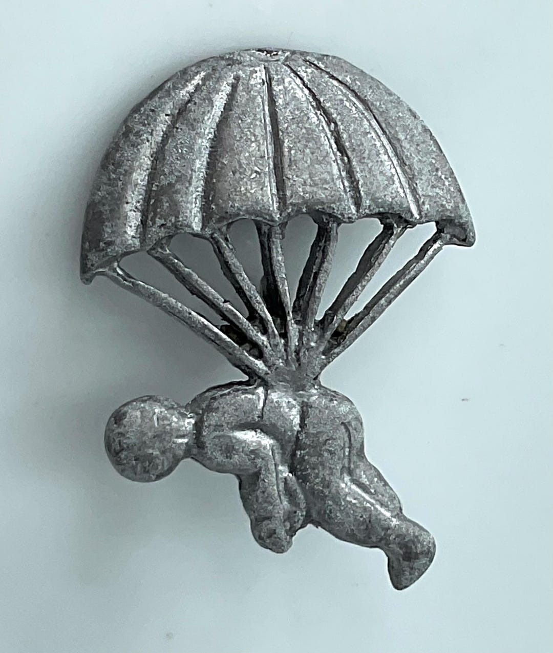 Figure Parachute Sky Diver Realistic Shape Vintage Metal Novelty Button ...
