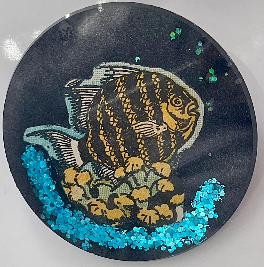 Fish Coral Ocean Scene Large Watch Crystal Vintage Studio Button ...