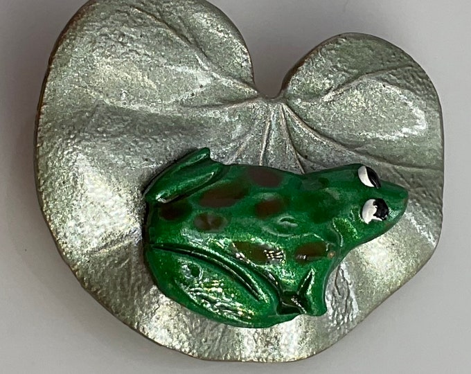 Vintage Enamel Metal Frog Lily Pad Realistic Shape Novelty Button - Etsy