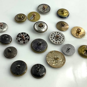 Lot 18 Small Metal Antique Victorian Buttons Flowers Original Tints Old ...
