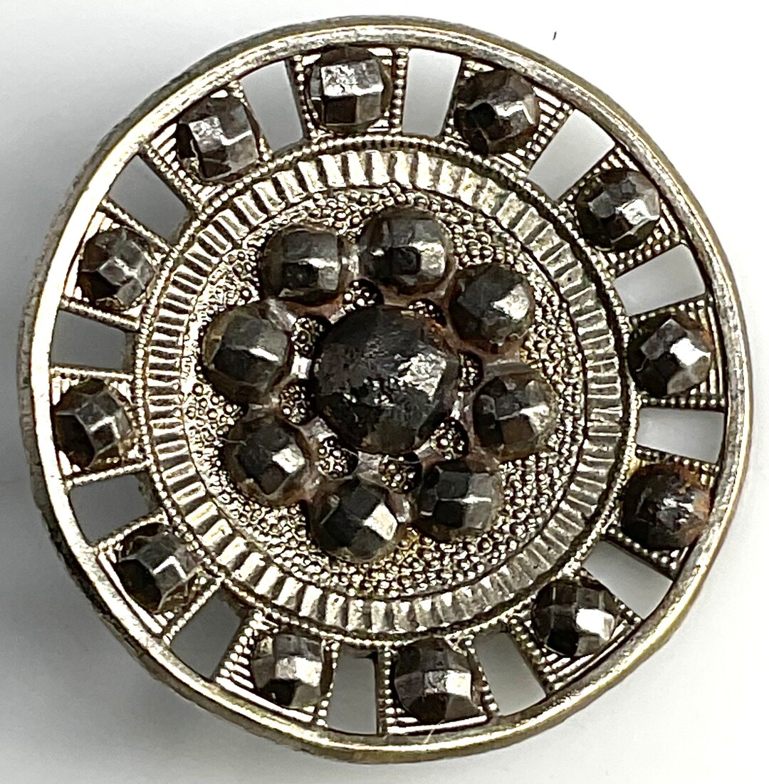 Medium Cut Steel Floret Pierced Metal Border Antique Button Old ...