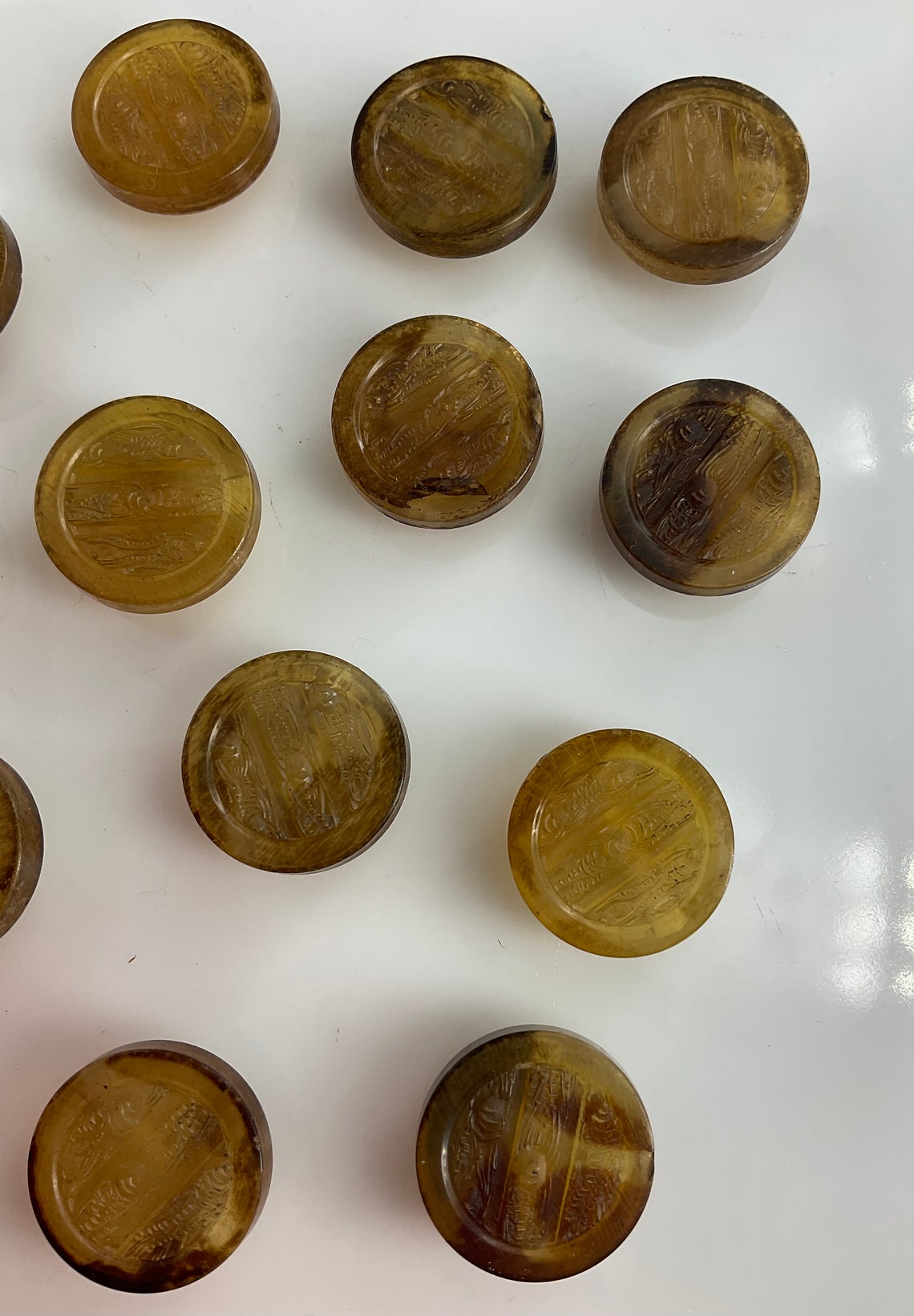 Set 18 Antique Pressed Horn Woodgrain Design Buttons Old Small Faux ...