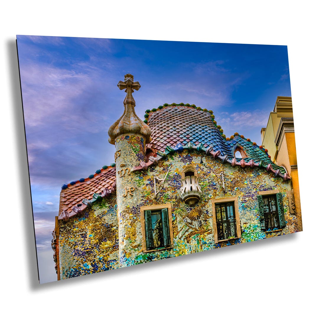 Spain Barcelona Casa Batlló Antoni Gaudí Modernisme Serpent Dragon ...