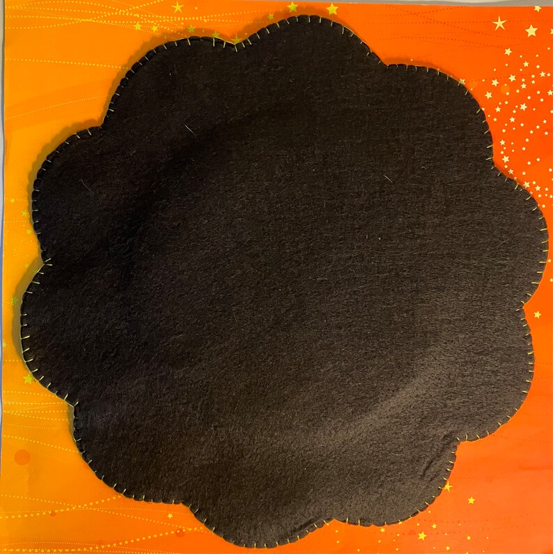 Haunted House Halloween 12" Penny Rug Table Topper - Etsy