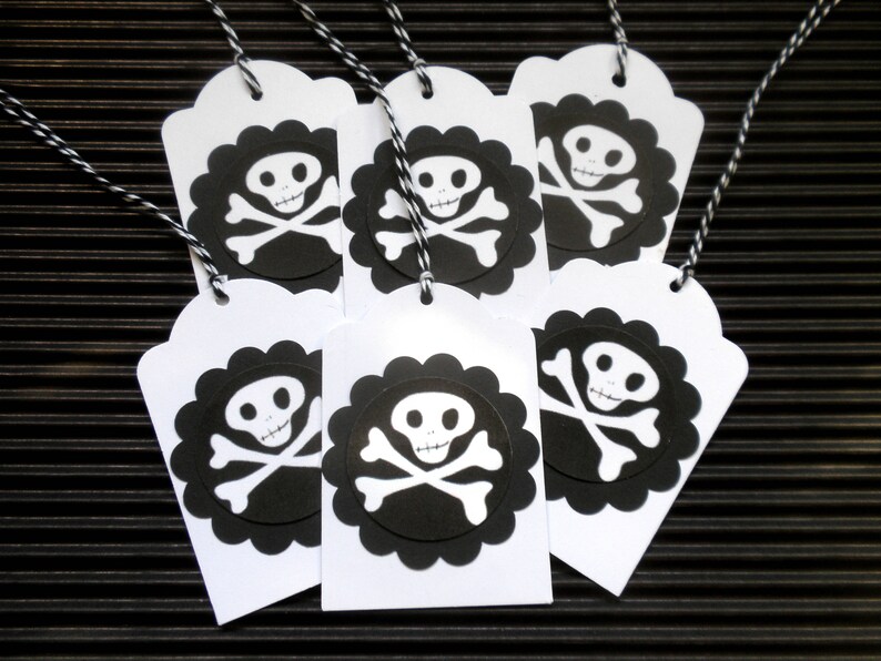 SKULL AND BONES Halloween Gift Tags Set of 12 - Etsy