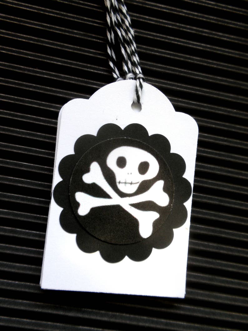 SKULL AND BONES Halloween Gift Tags Set of 12 - Etsy