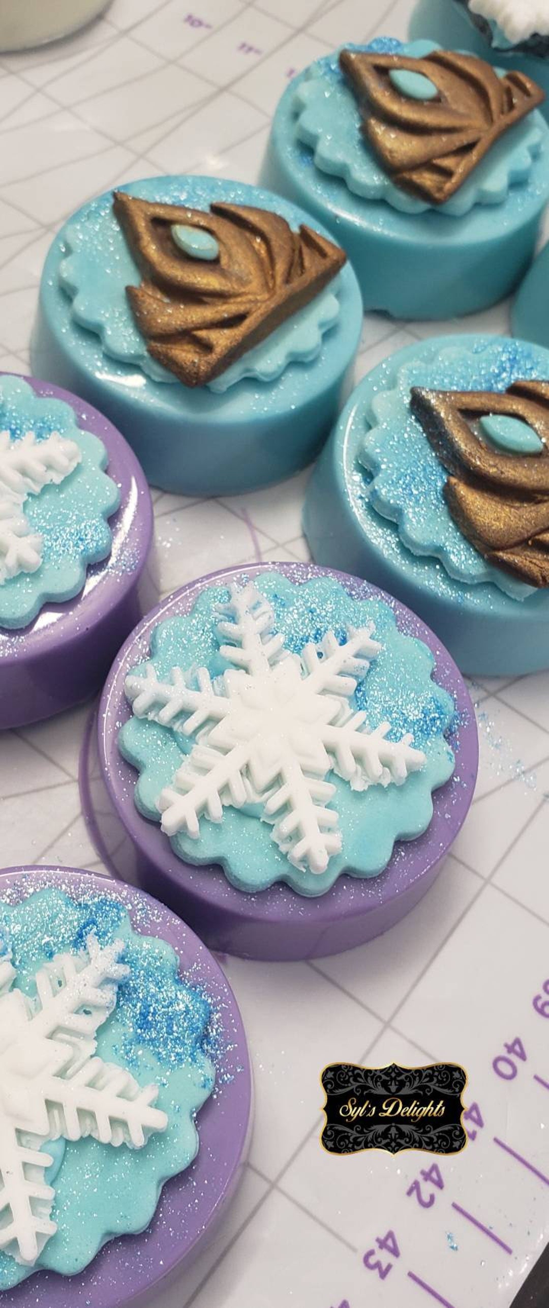Snowflake Frozen Inspired Chocolate Covered Oreo's. Frozen Inspired ...