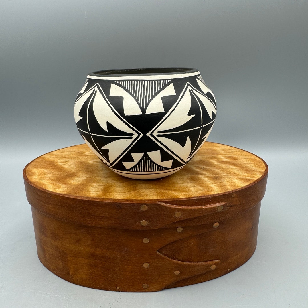 Native American Seed Pot Pottery, Signed by Artist Deborah of Acoma ...