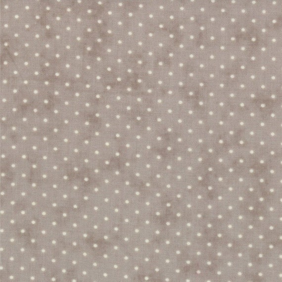 Essential Dots Stone by Moda Fabrics 8654 112 Quilt | Etsy