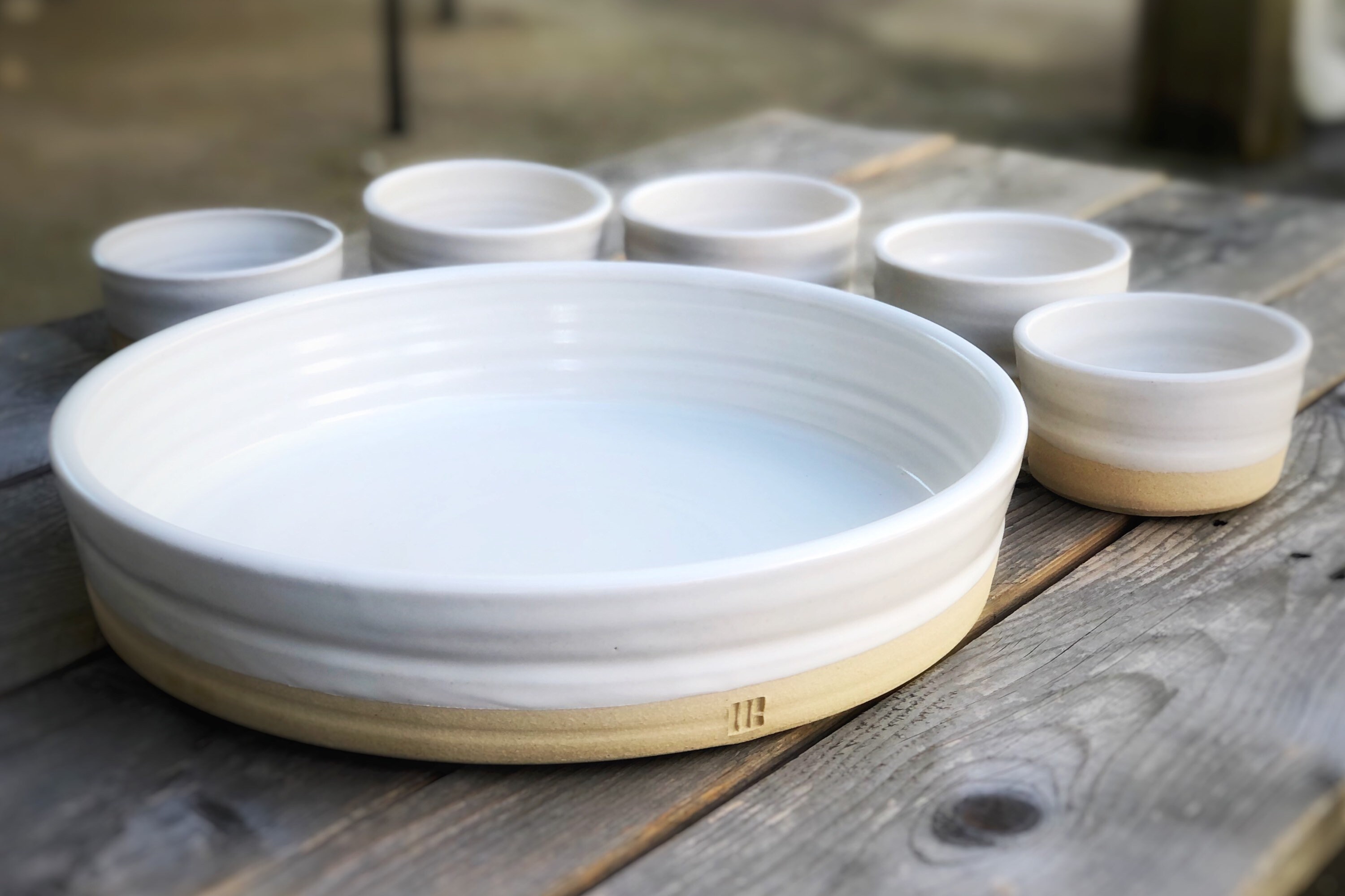 Farmhouse style Pottery - One Table Project