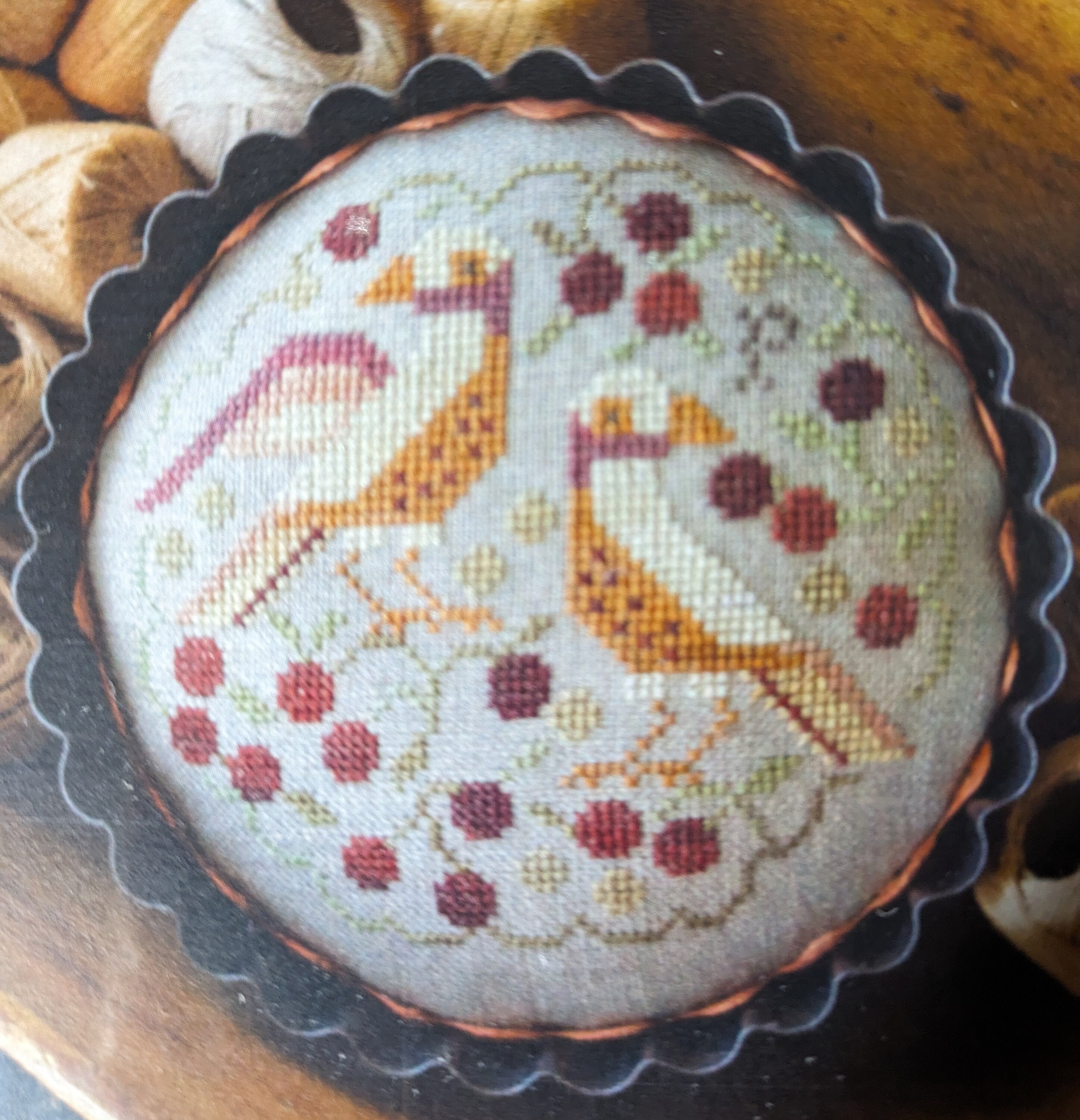 New Plum Street Samplers "the Black Charry Tart" 2015 Cross-stitch ...