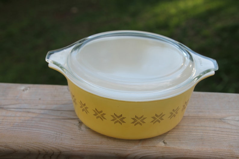Vintage Pyrex Yellow Star Cross Stitch Snowflake 472 1 1/2 Pt - Etsy