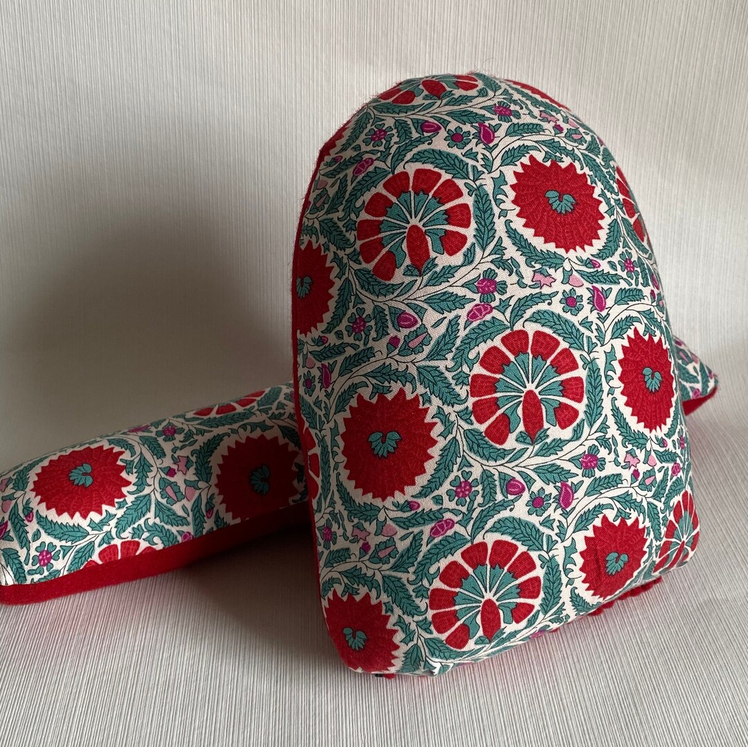 Couture Dressmaking Ham, Tailor's Ham, Victoria and Albert Museum Print ...