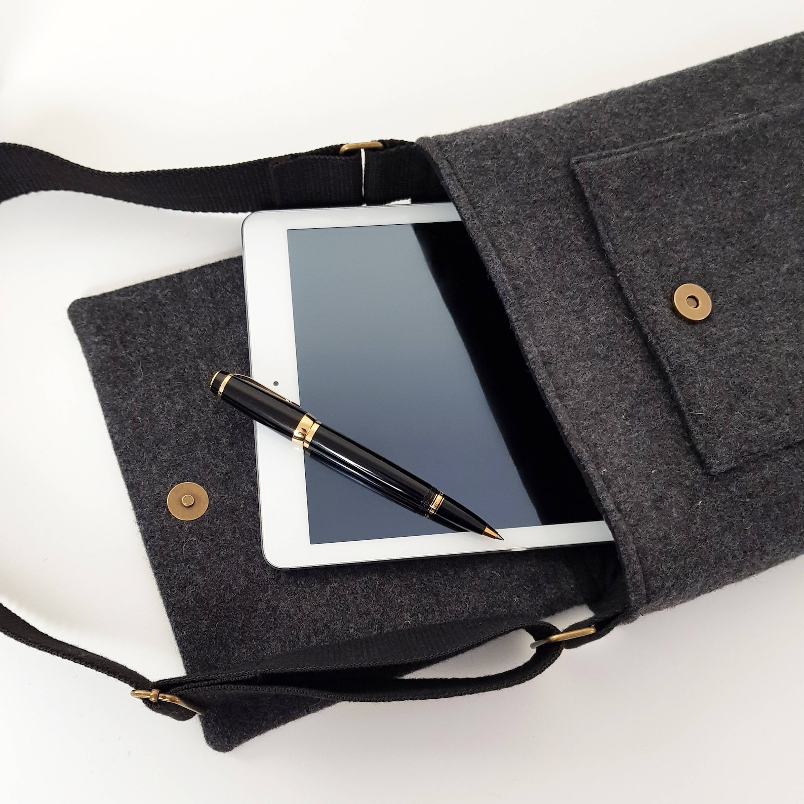 The Craggan Man-bag Sewing Pattern. Ipad Bag. Mens Cross Body - Etsy