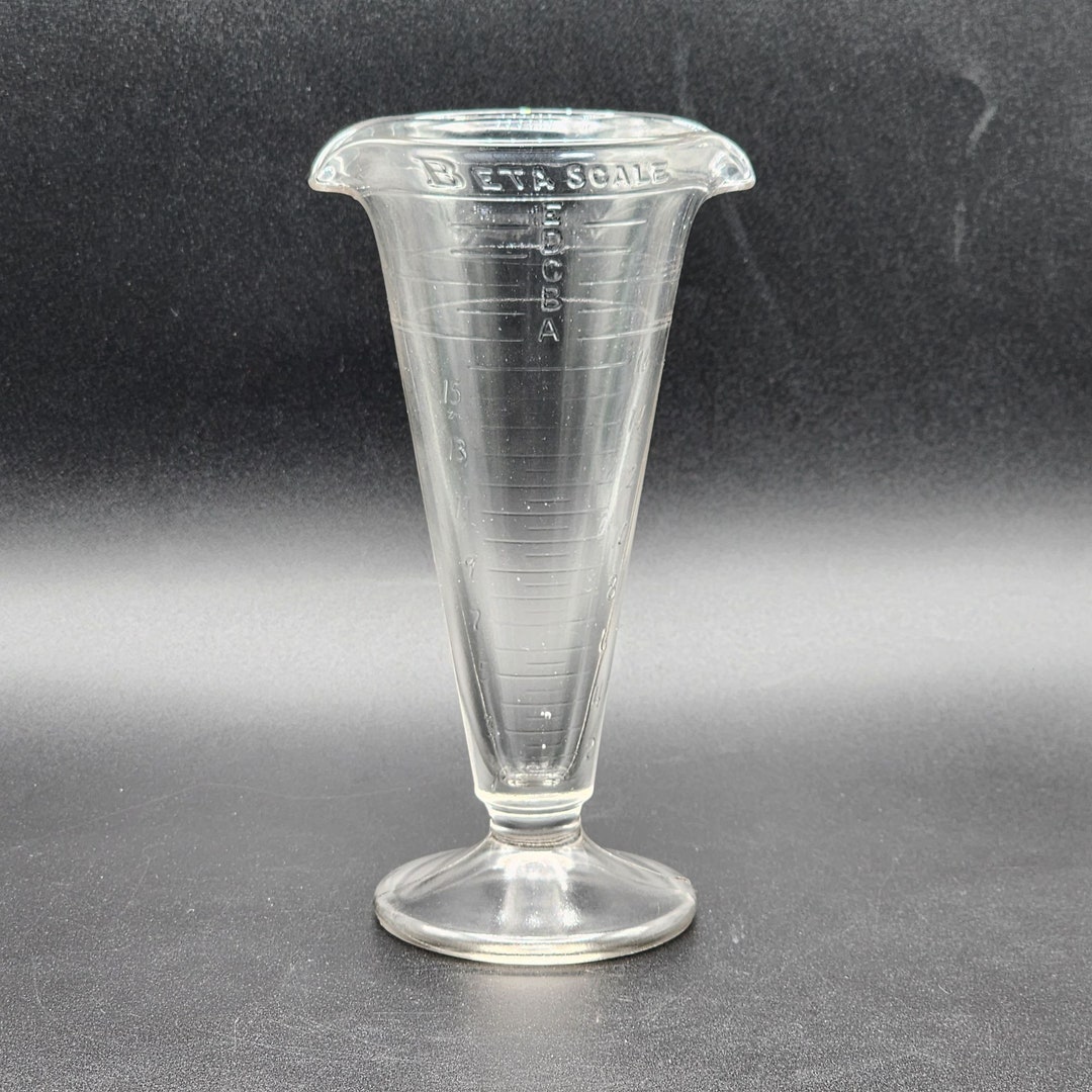 Beta Scale Glass Lab Beaker Clear Double Spout 7 Tall Vintage MCM - Etsy