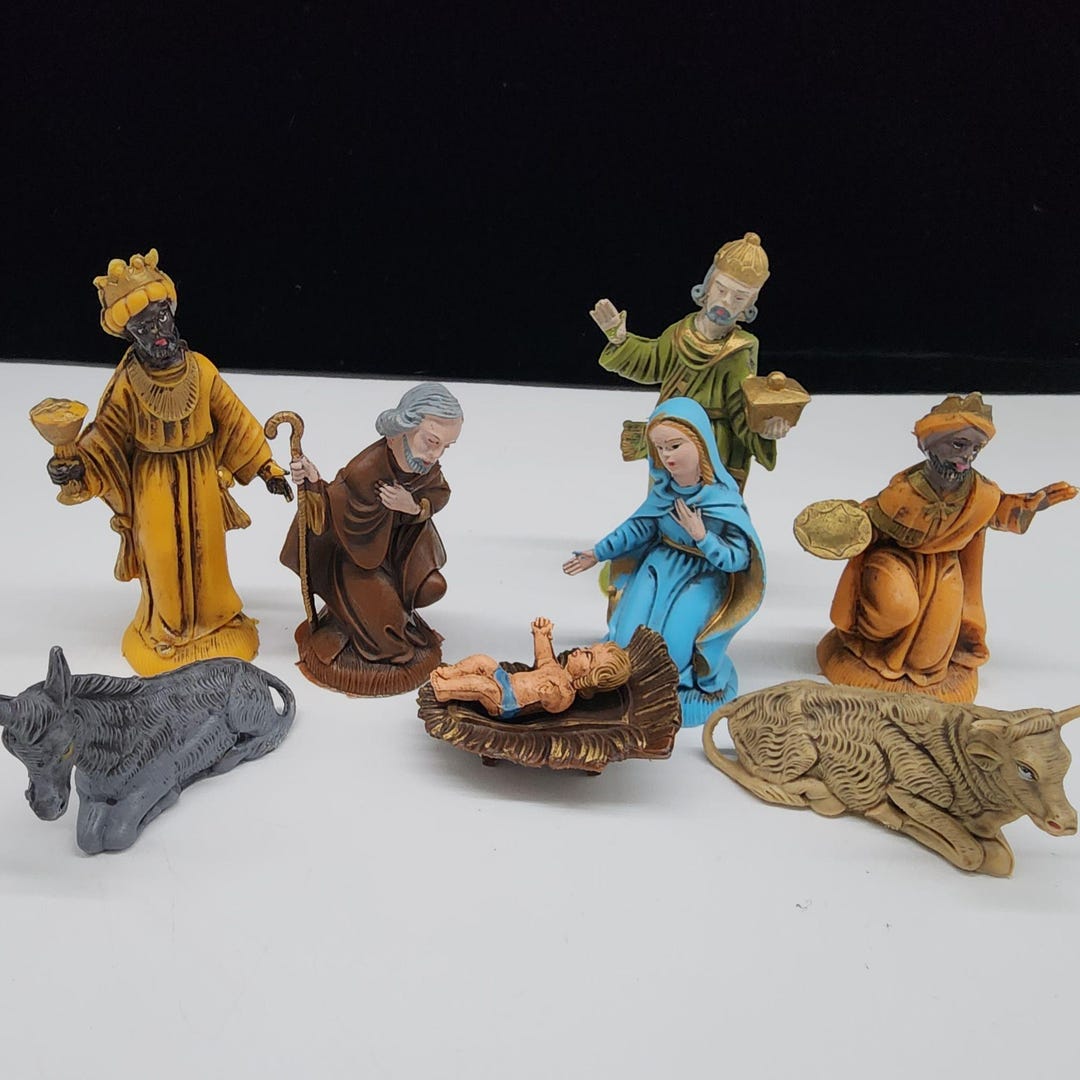 Complete Plastic Nativity Scene Figurines Set With Baby Jesus Mary ...