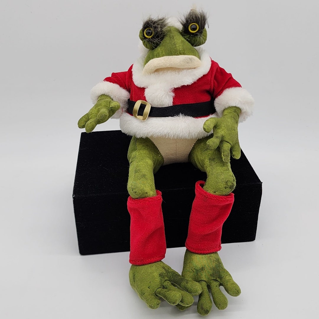 Shelf Sitter Frog Plush Dressed as Santa by Tender Hearted Collectibles ...