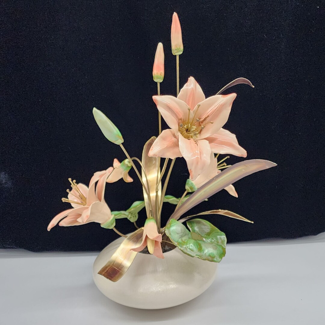 Winifred Cole Ceramic Metal Flower Arrangement Modanna Lily Pink Round ...