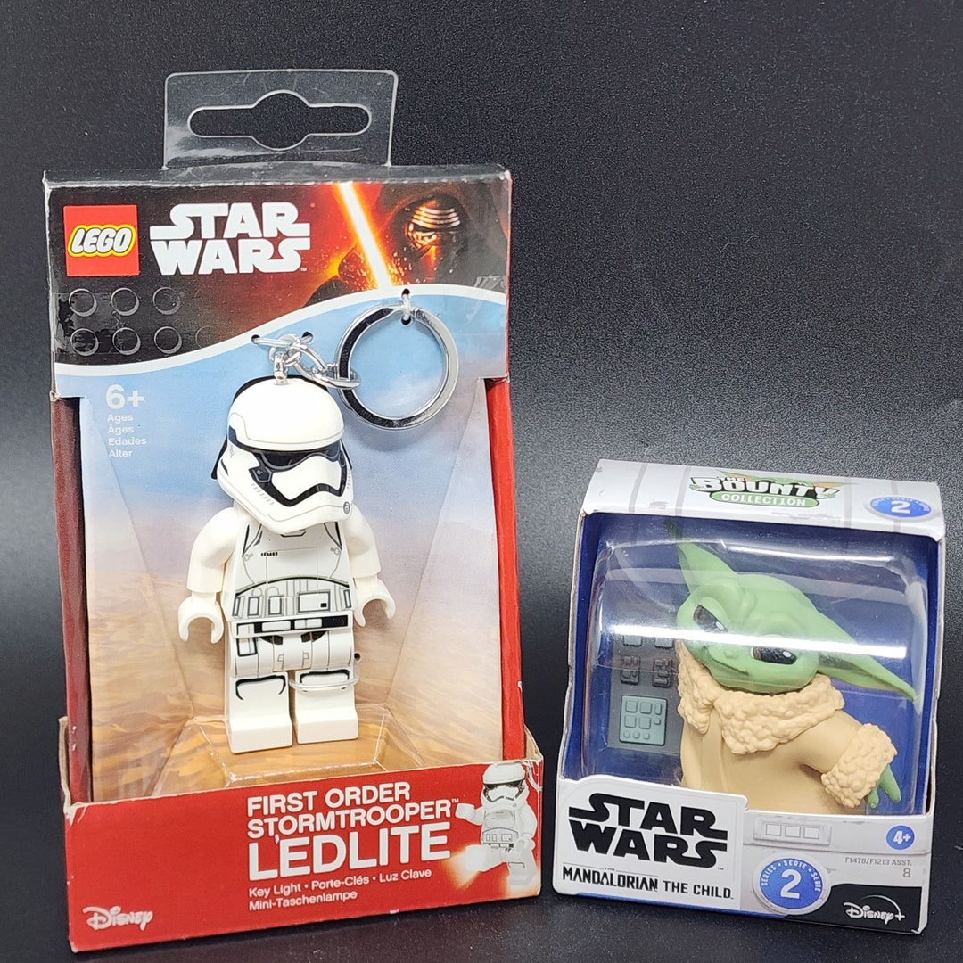 Lego Star Wars Stormtrooper LED Lite Keychain & Mandalorian the Child ...