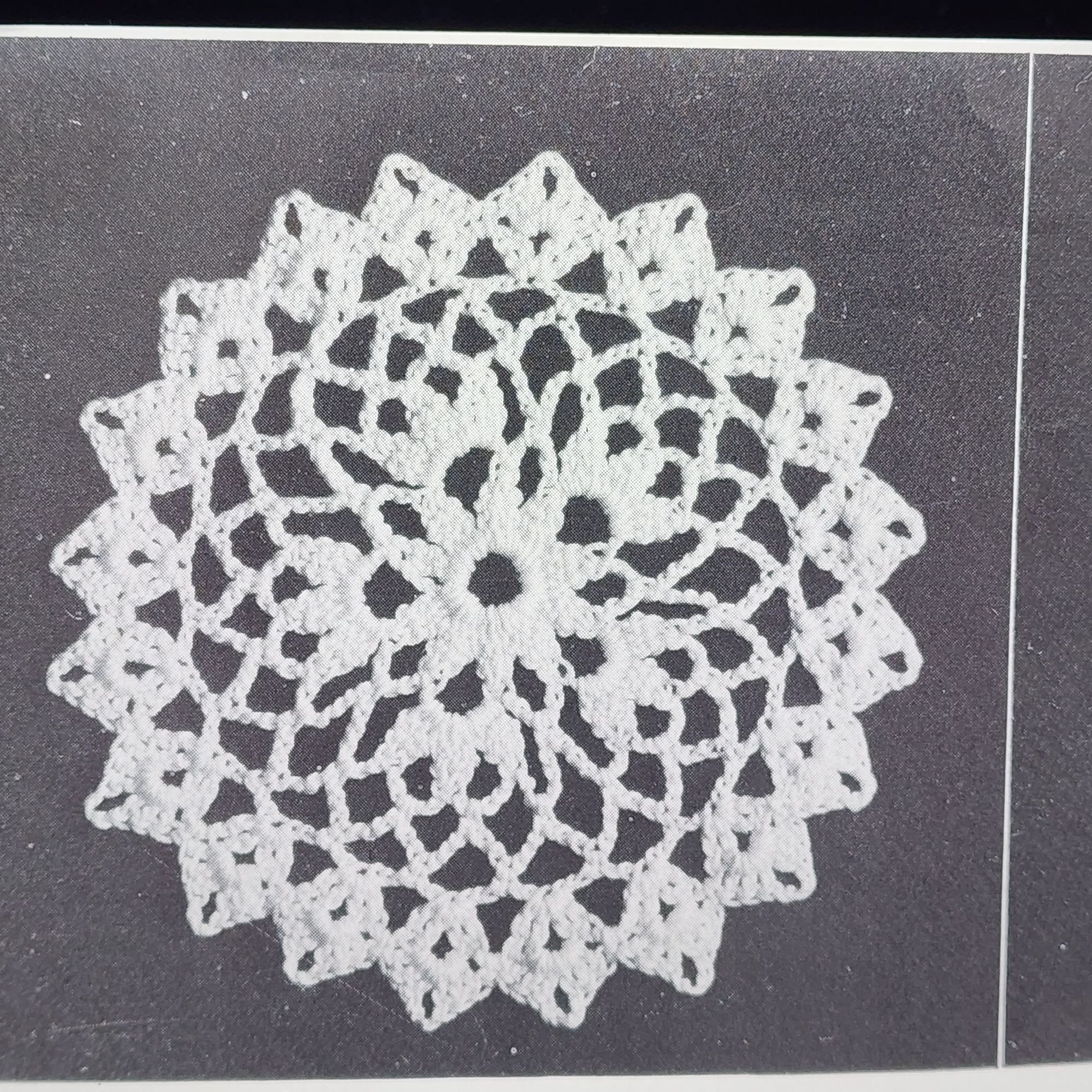 Coats Mercer Crochet Pattern Leaflet Spinning Wheel Motif 322 UK ...