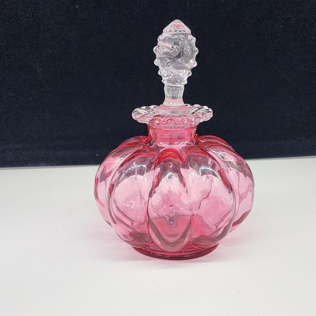 Fenton Pink Cranberry Diamond Optic Melon Squat Perfume Bottle 1940s 5. ...