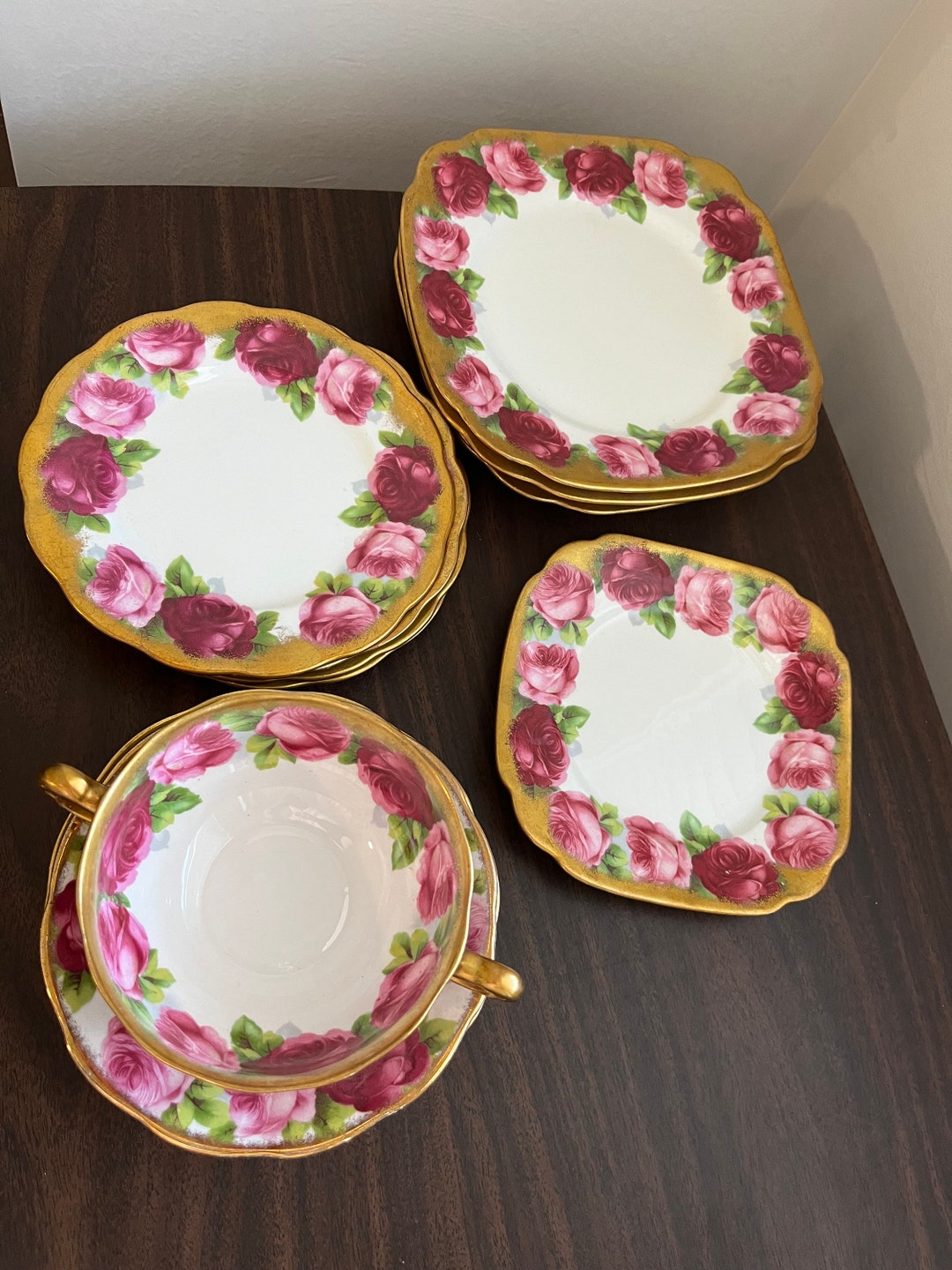 Very Rare Royal Albert Old English Rose 15 Piece Set Square Cream Soup ...