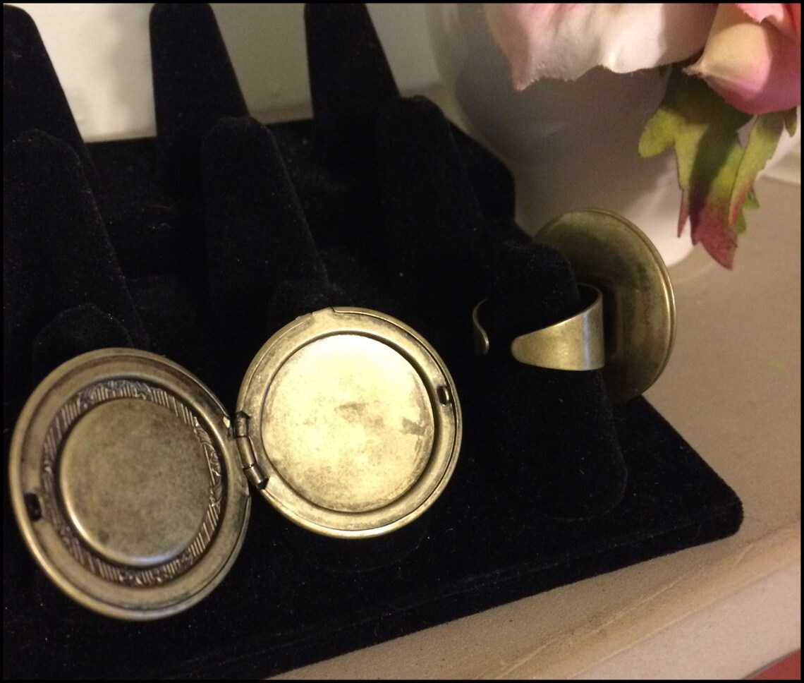 Locket Ring With Color Variations - Etsy