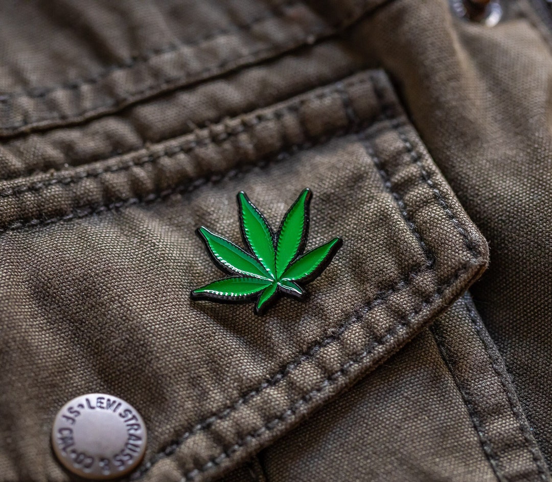 Pot Leaf Emerald Green Lapel Pin 1 Inch Size Cannabis Accessory Gift - Etsy