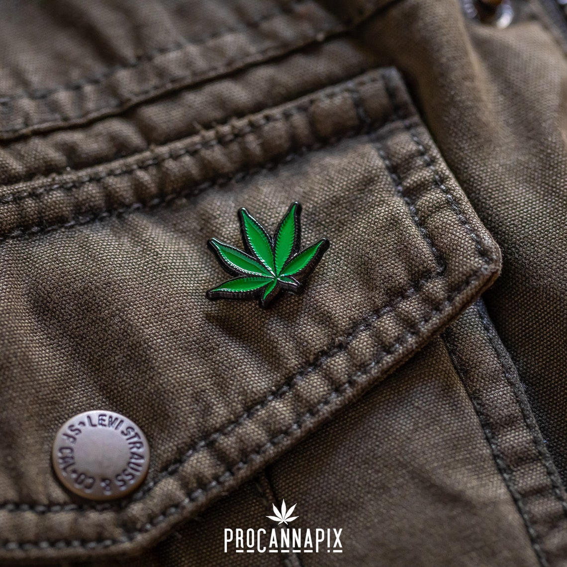 Pot Leaf Emerald Green Lapel Pin 0.75 Inch Size - Etsy