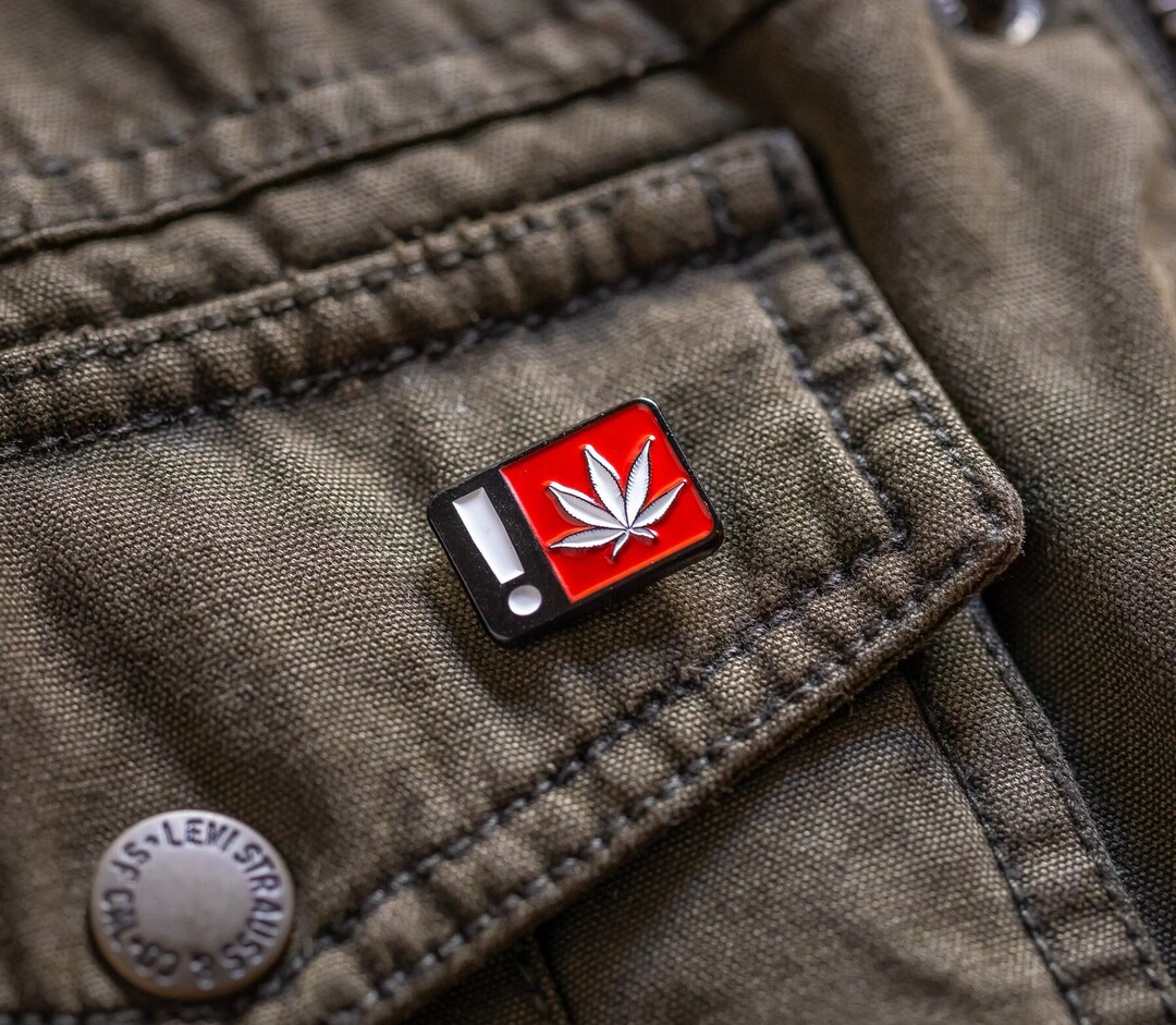 Contains THC Warning Lapel Pin Leafgifts Pot Leaf 0.75 Inch Size ...