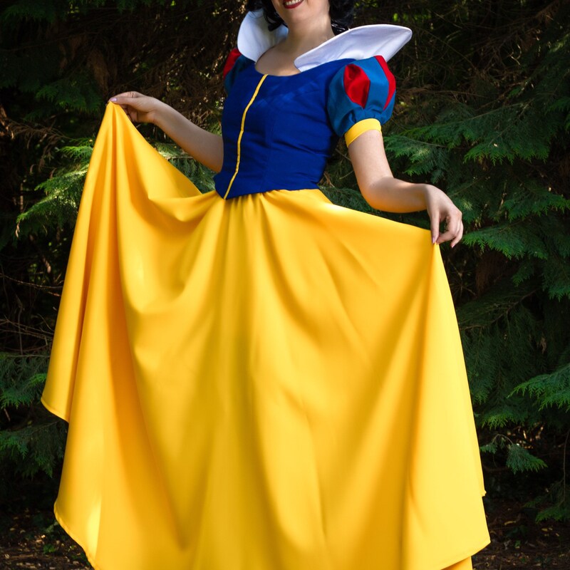 Snow White Cosplay - Etsy