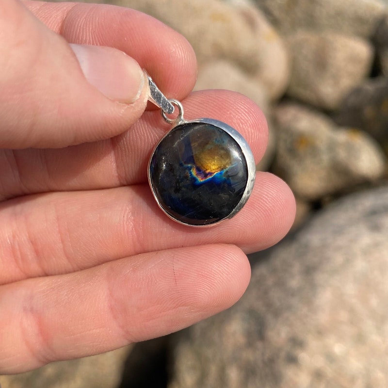 Spectrolite Pendant - Etsy