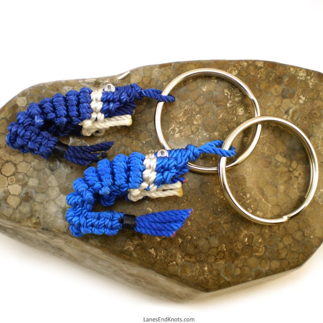 Small Macrame Shrimp Key Chain blue / White, Knot Shrimp Key Ring, Blue ...