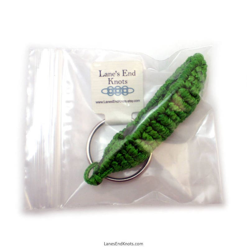 Macrame Jade Pea Pod Key Chain, Unique Vegan Vegetarian Gift, Macrame ...