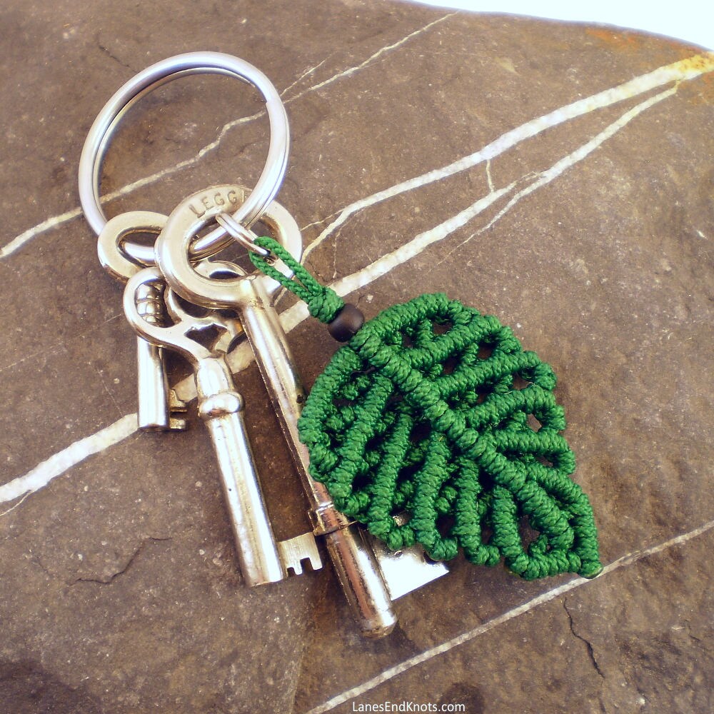 Macrame Leaf Keychain, Leaf Zipper Pull, Macrame Leaf Key Ring, Macrame ...