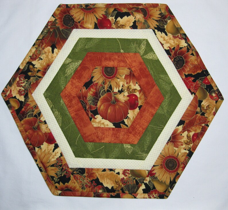 Fall Table Topper; Pumpkins; Autumn Leaves; Thanksgiving - Etsy