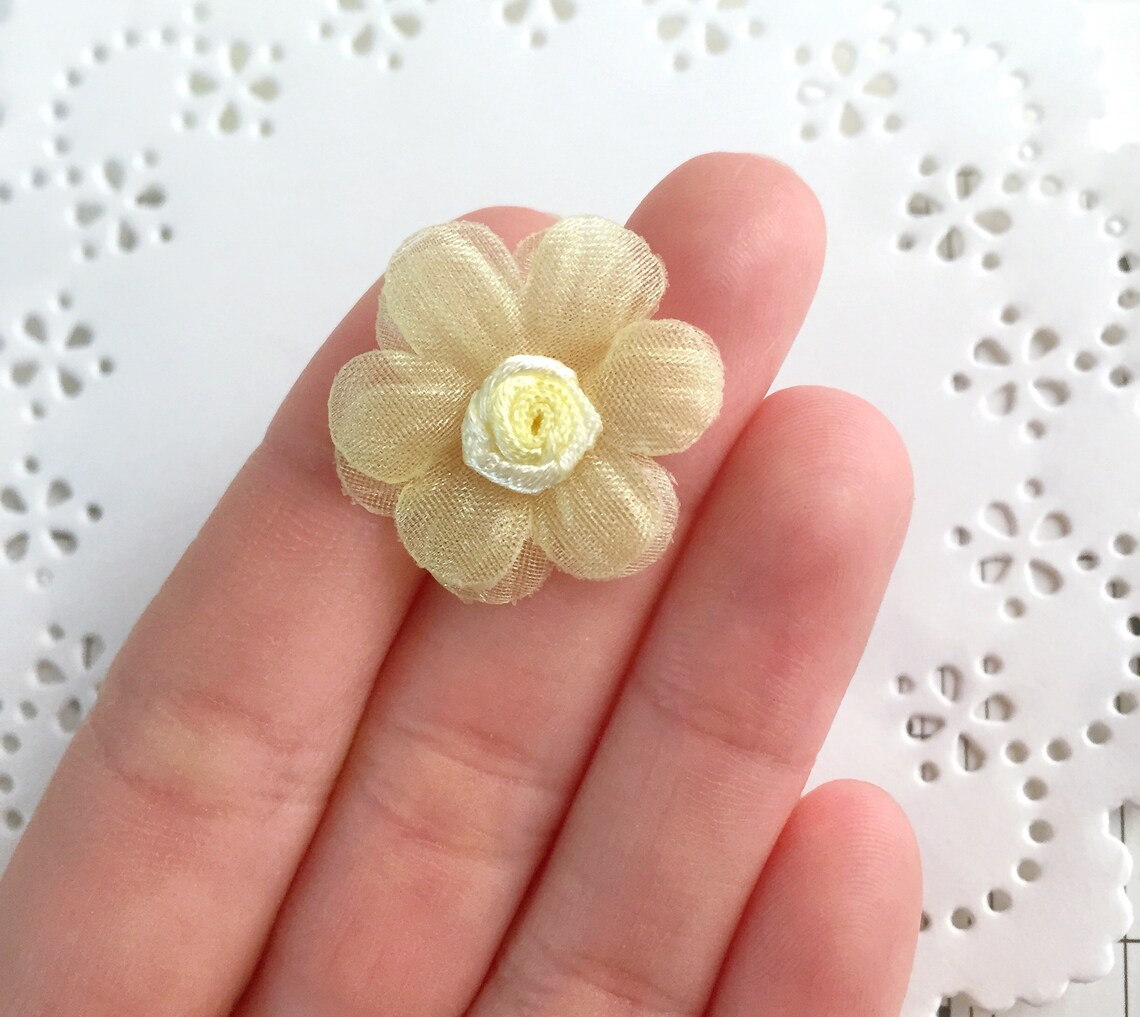12 Yellow Rose Flowers 1 inch Flowers Pastel Fabric Flowers | Etsy