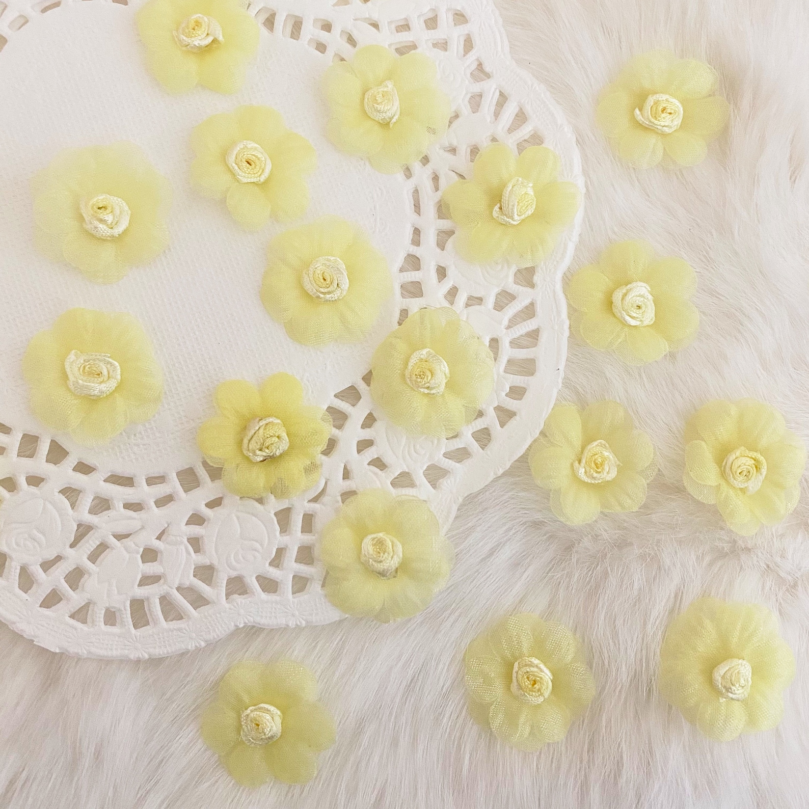 12 Yellow Rose Flowers 1 Inch Flowers Pastel Fabric Flowers - Etsy