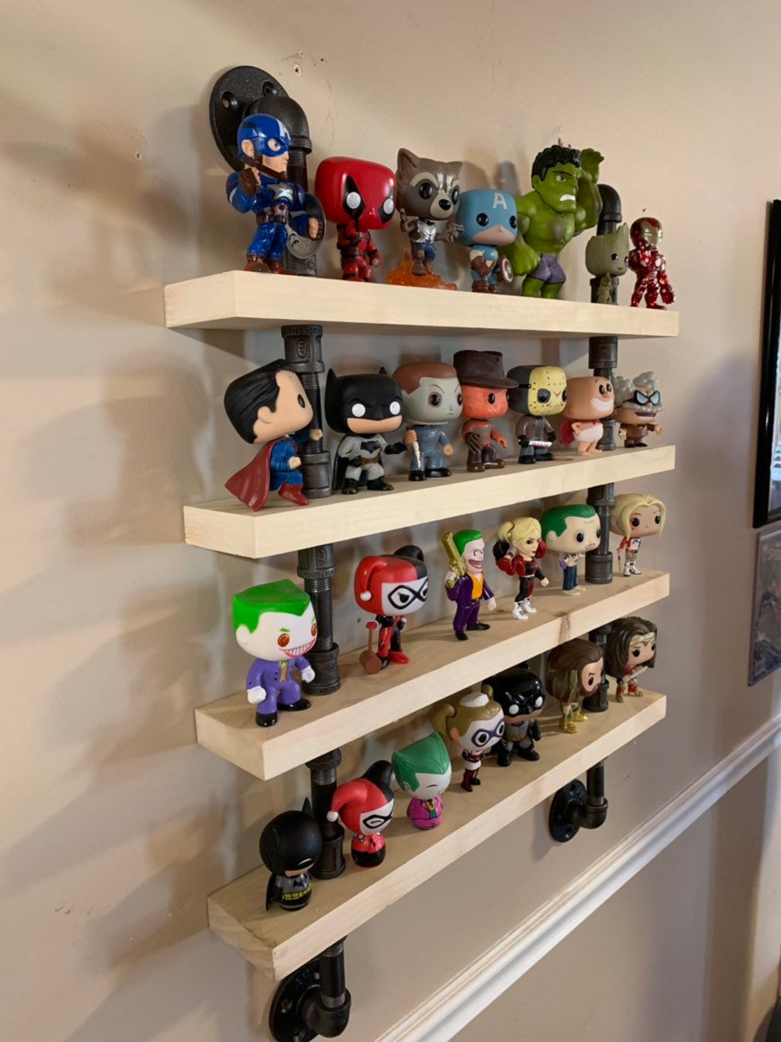 Estanterías escalonadas hechas para coleccionables, figuritas, Funko ...