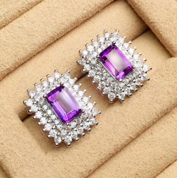 Expensive looking earrings store
