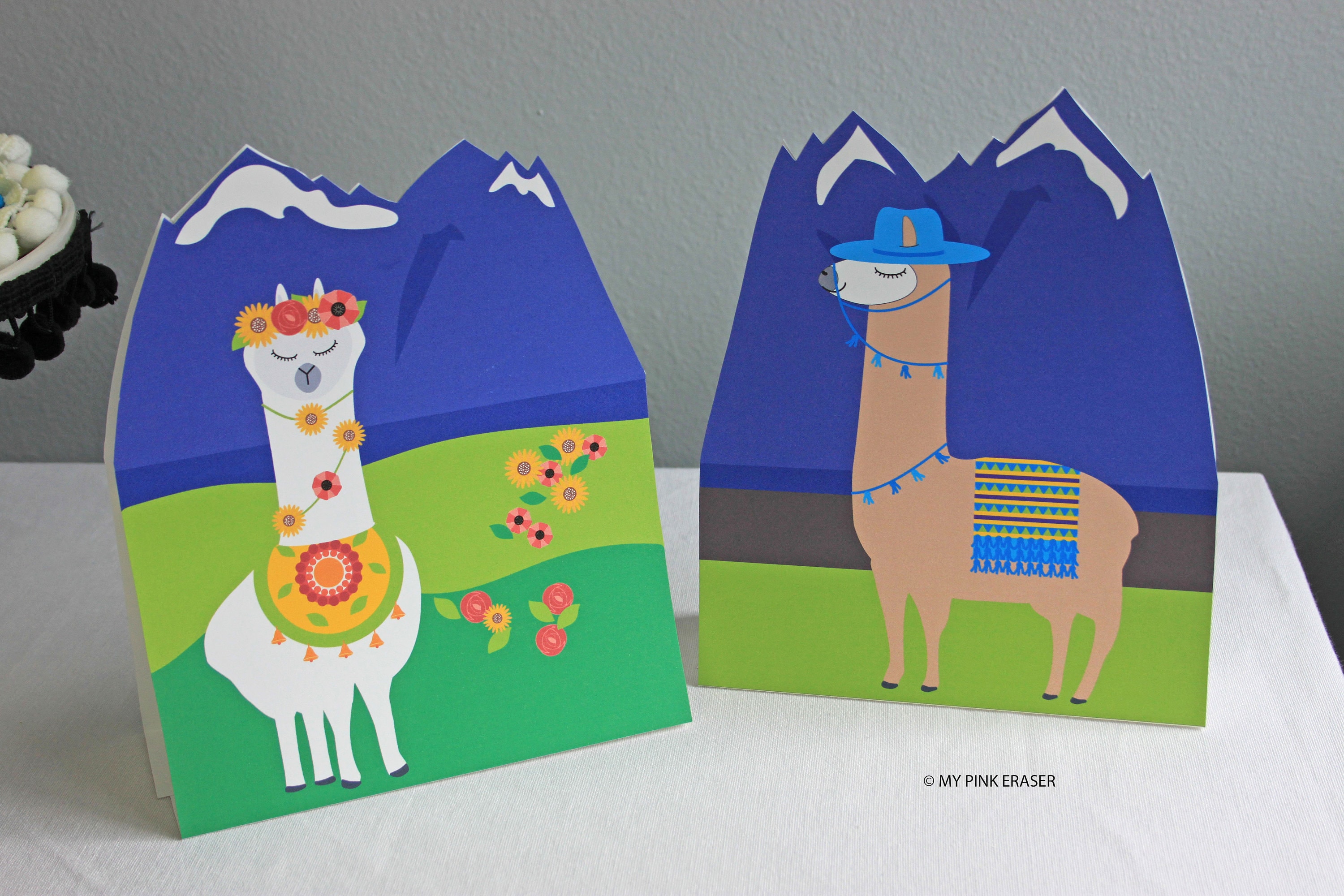 Llama Table Displays // Llama Theme Party Decor - Etsy