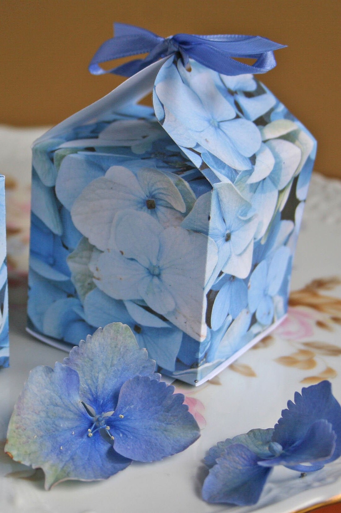 Hydrangea Favor Box // Hydrangea Flower Treat Box - Etsy