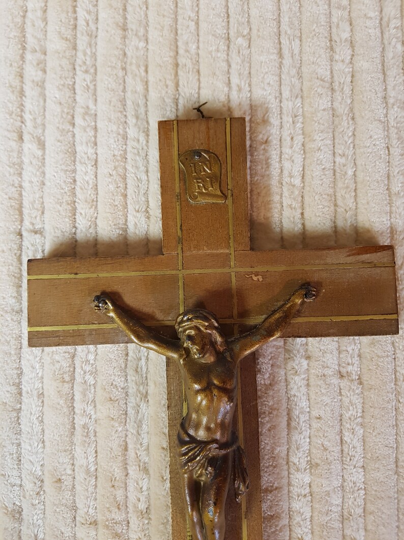 Crucifix mural vintage/ Croix religieuse de mur en bois/ | Etsy