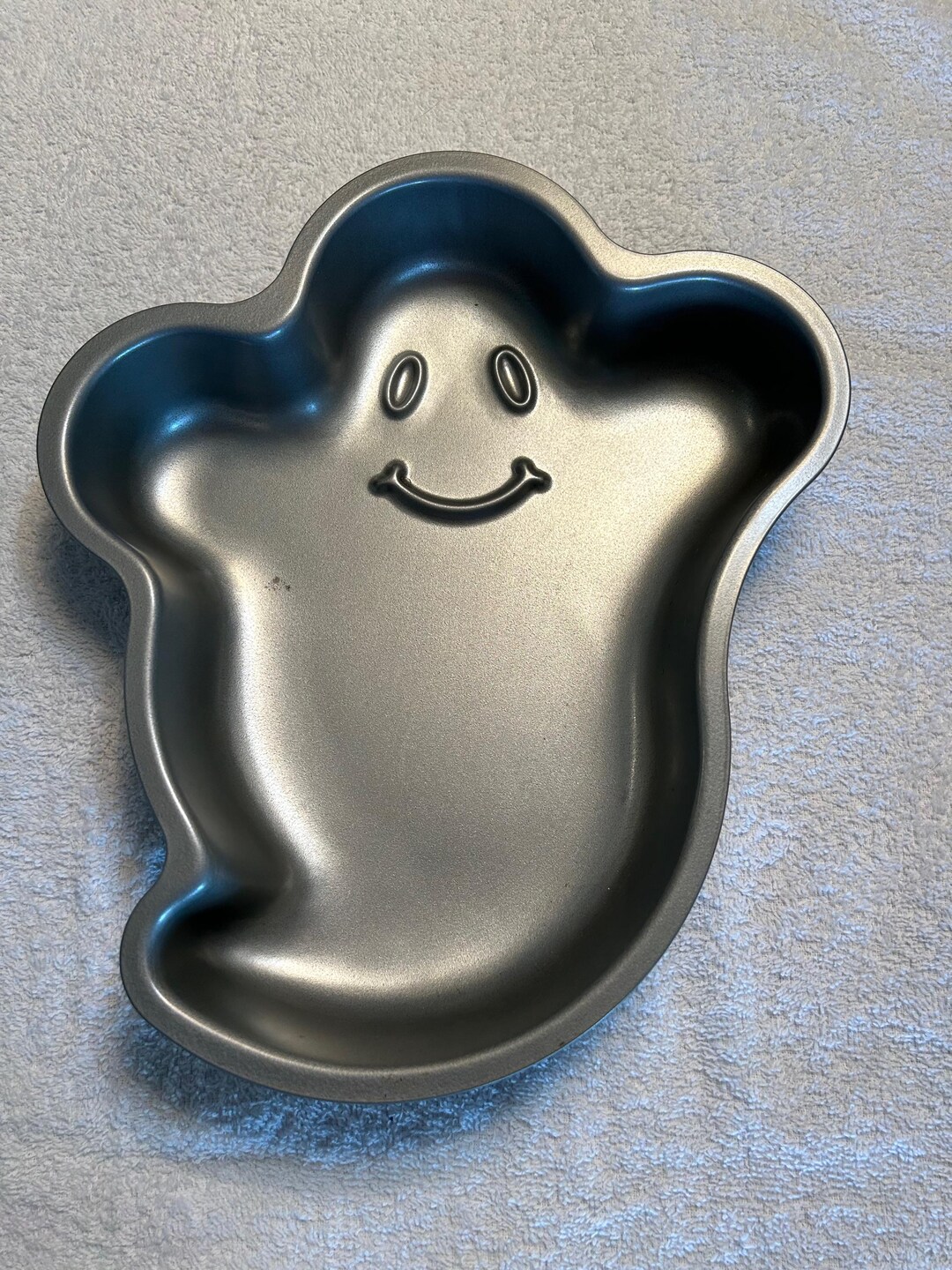 Smiling Ghost Cake Pan, Bakers Secret, Number 64737, Non Stick ...