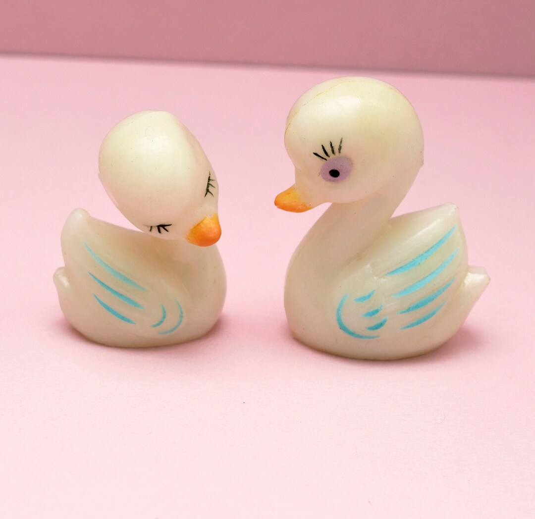 New Old Stock! Vintage Mini Plastic Swans - SSCO Hong Kong - Etsy
