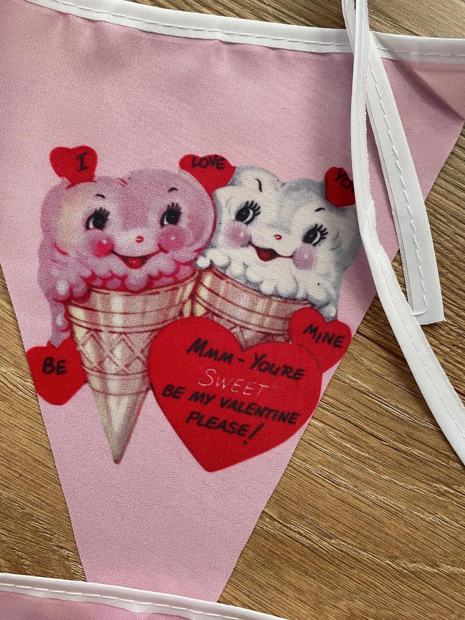 Kitsch Valentine Triangle Bunting Decoration Kitten Party Vintage Retro ...
