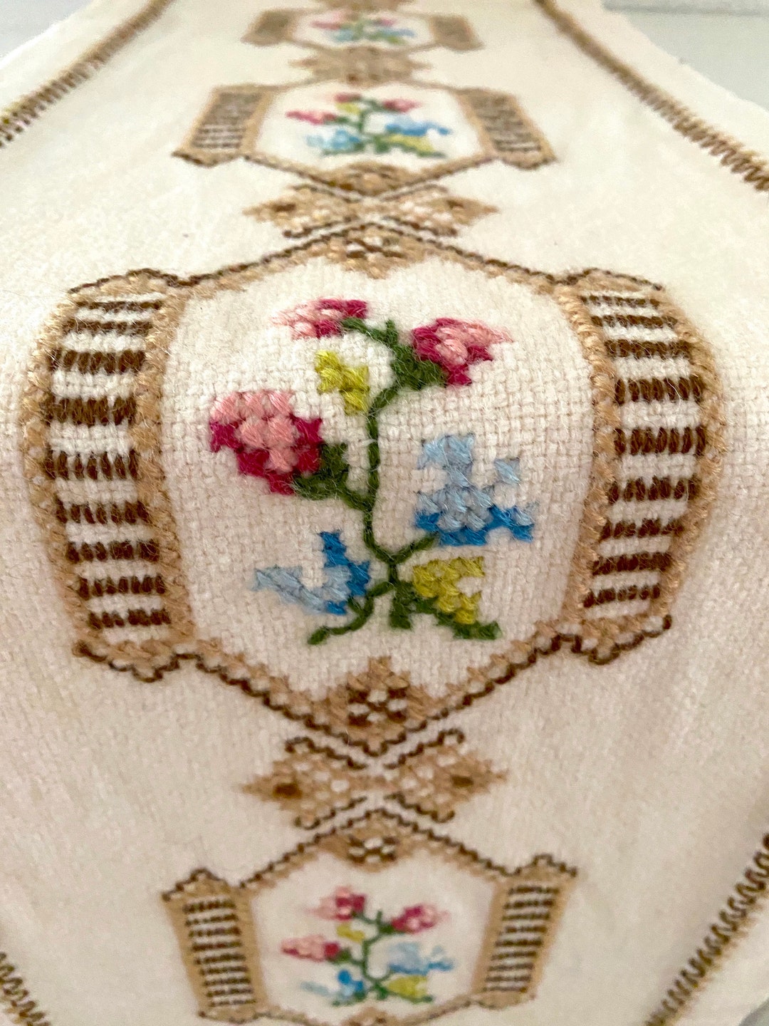 Nouveau Rococo Floral Embroidery Table Runner. Nordic Wool Woven ...