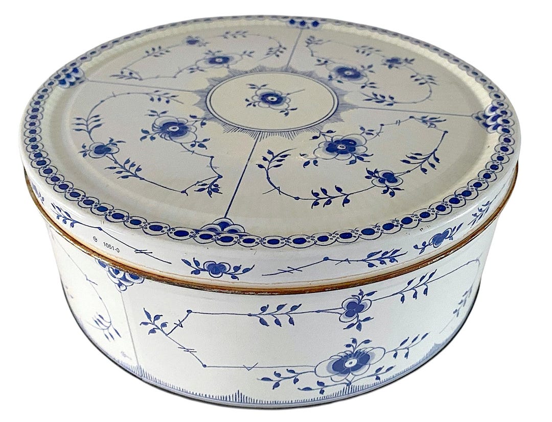 Classic Lace Blue Fluted Pattern Round Biscuit Tin. Rare Vintage ...
