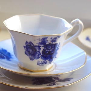 Vintage 1950s Angular Tea Cup and Saucer Set. Blue Flower With Gold ...